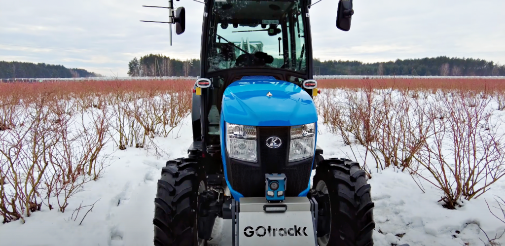 GOtrack | Autonomiczny ciągnik Kubota + inne ciągniki na plantacji ...